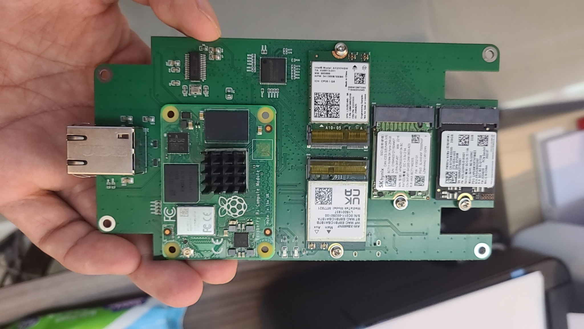 Raspberry Pi CM4 with 4-way PCIe Gen 2.0 Switch – Raspberry Pi PCB